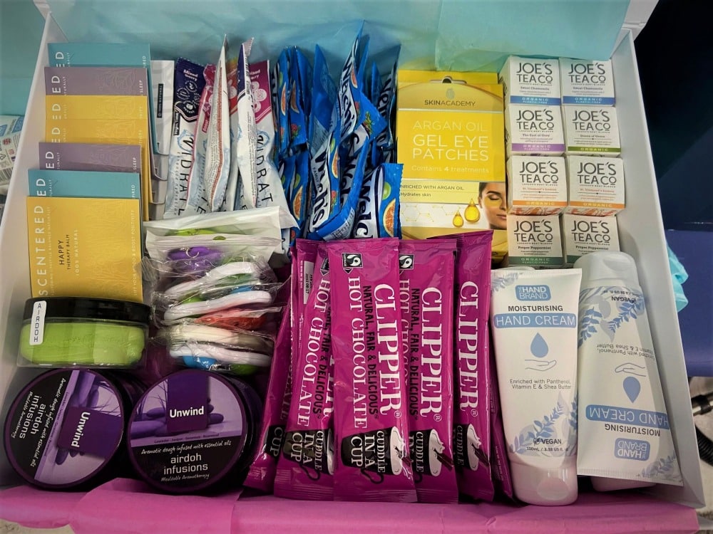 Hello and Welcome to Smile Box - Corporate Wellbeing Gift Boxes to keep ...